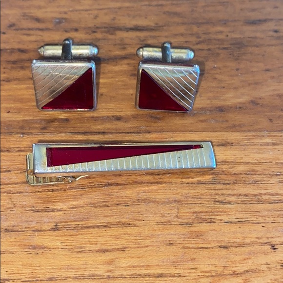 Anson | Accessories | Vtg Anson Gold Tone Red Square Cufflink Set ...